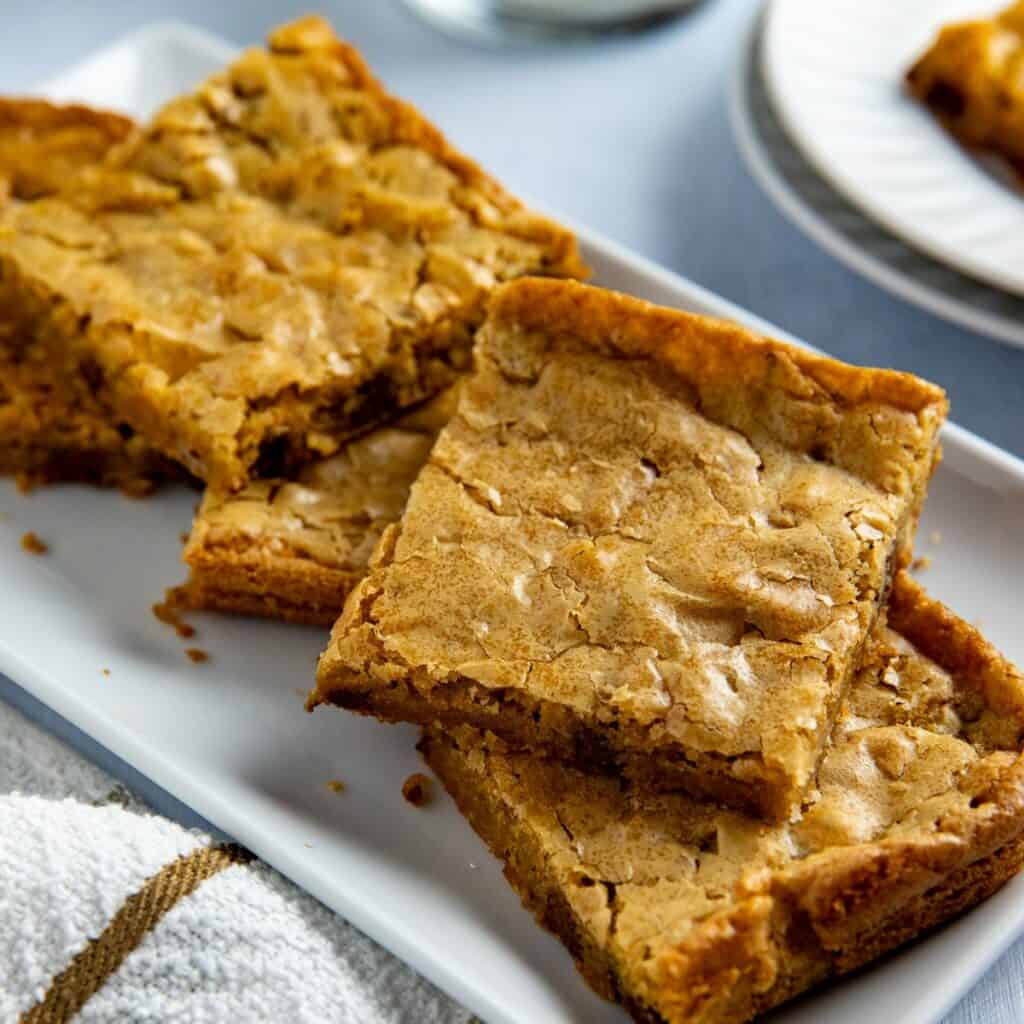 Easy Blondie Recipe (Blondie Brownies) - My Kitchen Serenity